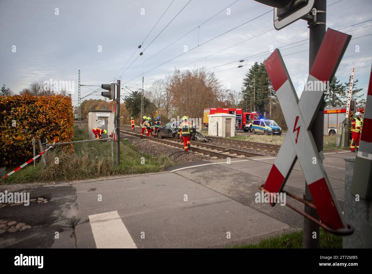 In Tornesch ereignete sich am Montagmittag ein schwerer Unfall an einem Bahnübergang, bei dem ...