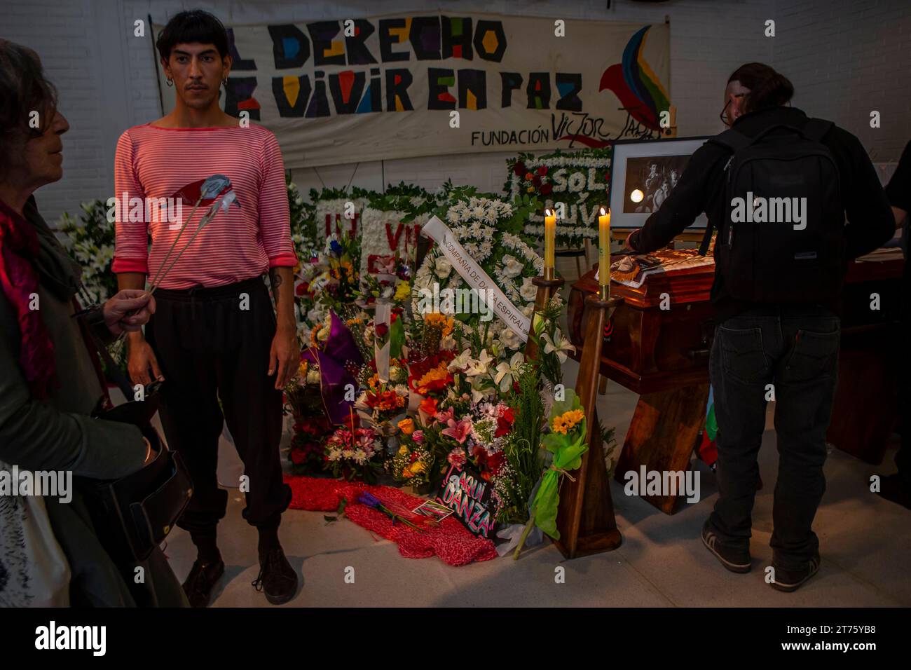 Ein Schild mit dem Satz „das Recht, in Frieden zu leben“, ein beliebtes ...