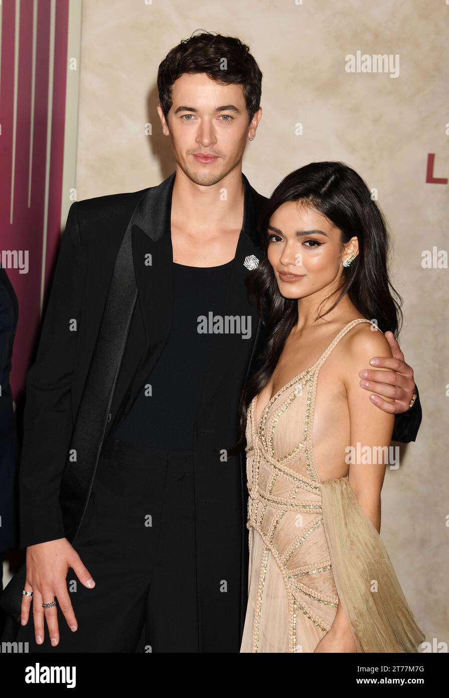 HOLLYWOOD, KALIFORNIEN - 13. NOVEMBER: (L-R) Tom Blyth und Rachel ...