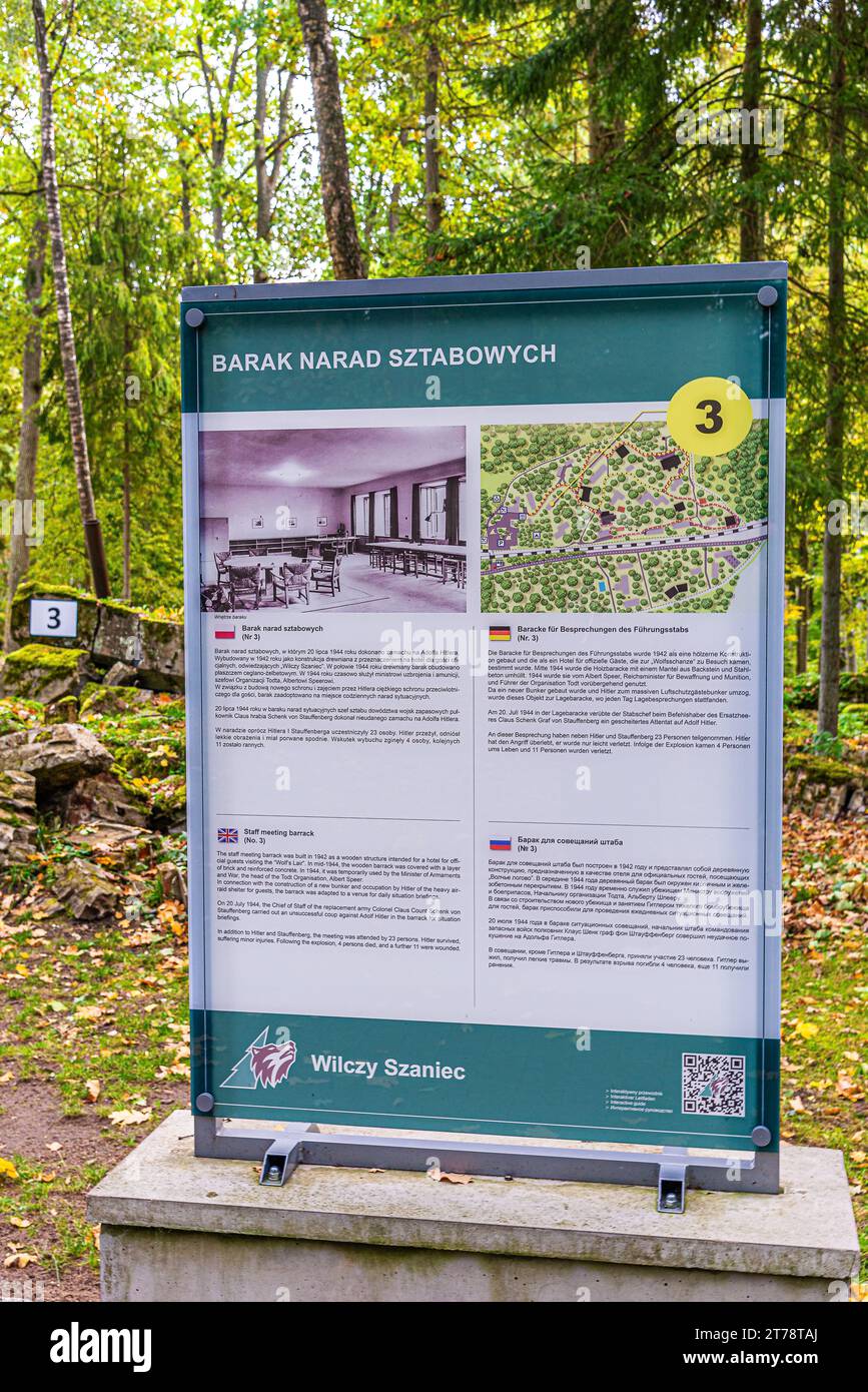 Wolf's Lair ist eine Stadt mit Bunkern, umgeben von Wäldern, Seen und ...