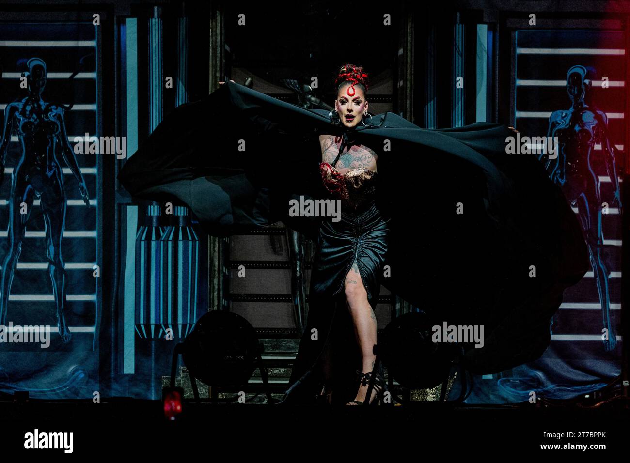 Elektra bionic drag queen -Fotos und -Bildmaterial in hoher Auflösung ...