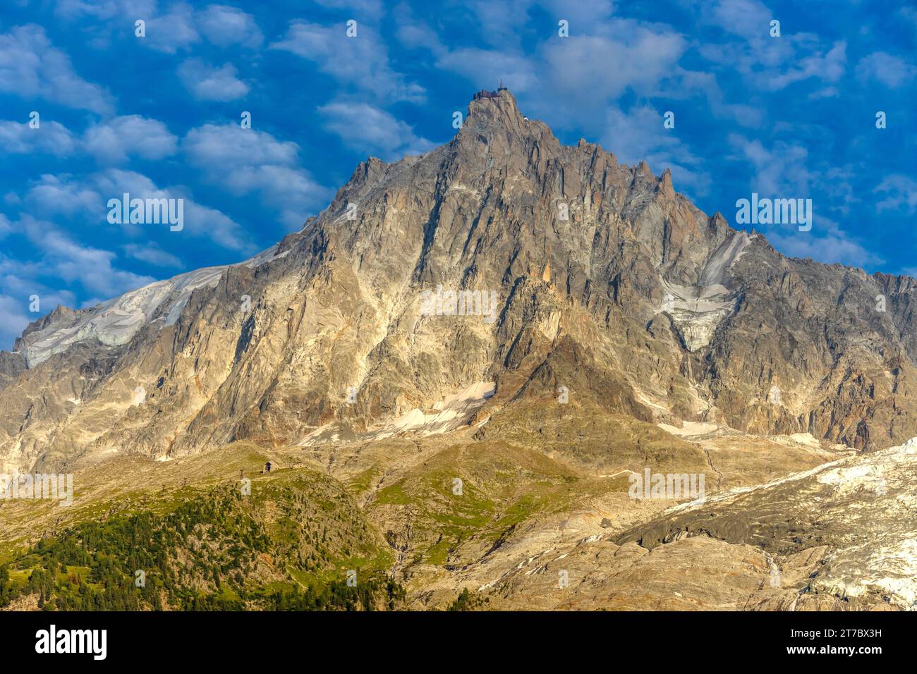 Die aiguille du midi seilbahnstation -Fotos und -Bildmaterial in hoher Auflösung - Seite 2 - Alamy