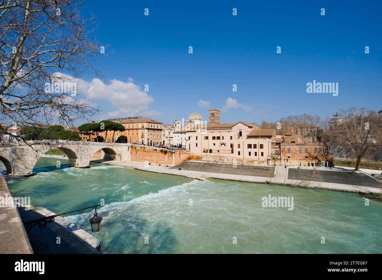 Tiber island rome -Fotos und -Bildmaterial in hoher Auflösung – Alamy