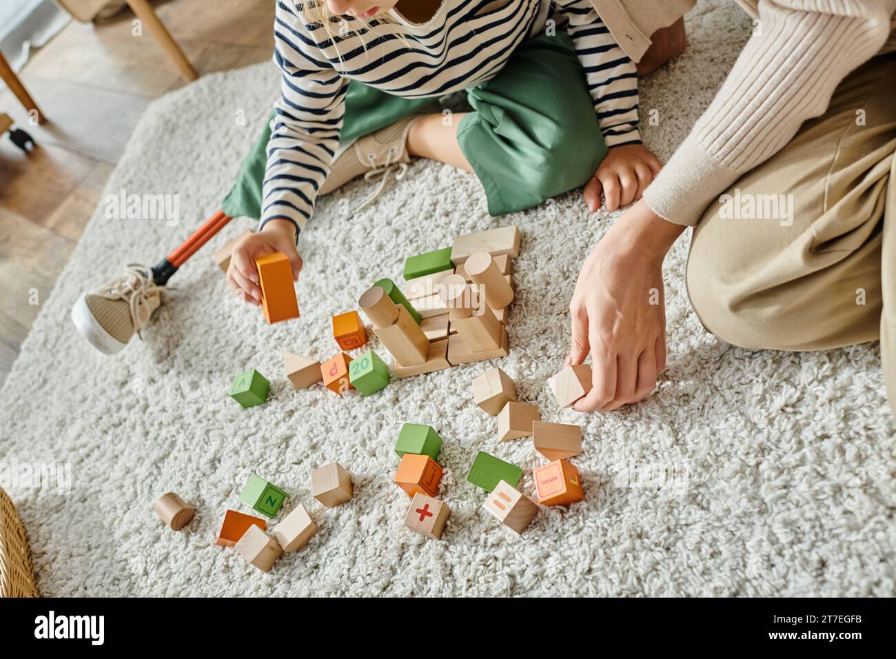 Bauchfrei girl -Fotos und -Bildmaterial in hoher Auflösung – Alamy