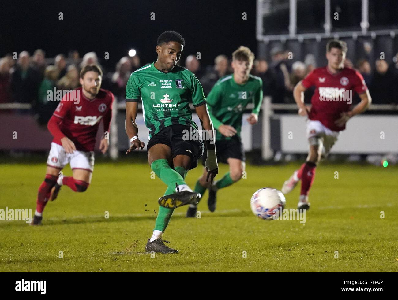 Kyrell Lisbie von Cray Valley Paper Mills erzielte das erste Tor des ...