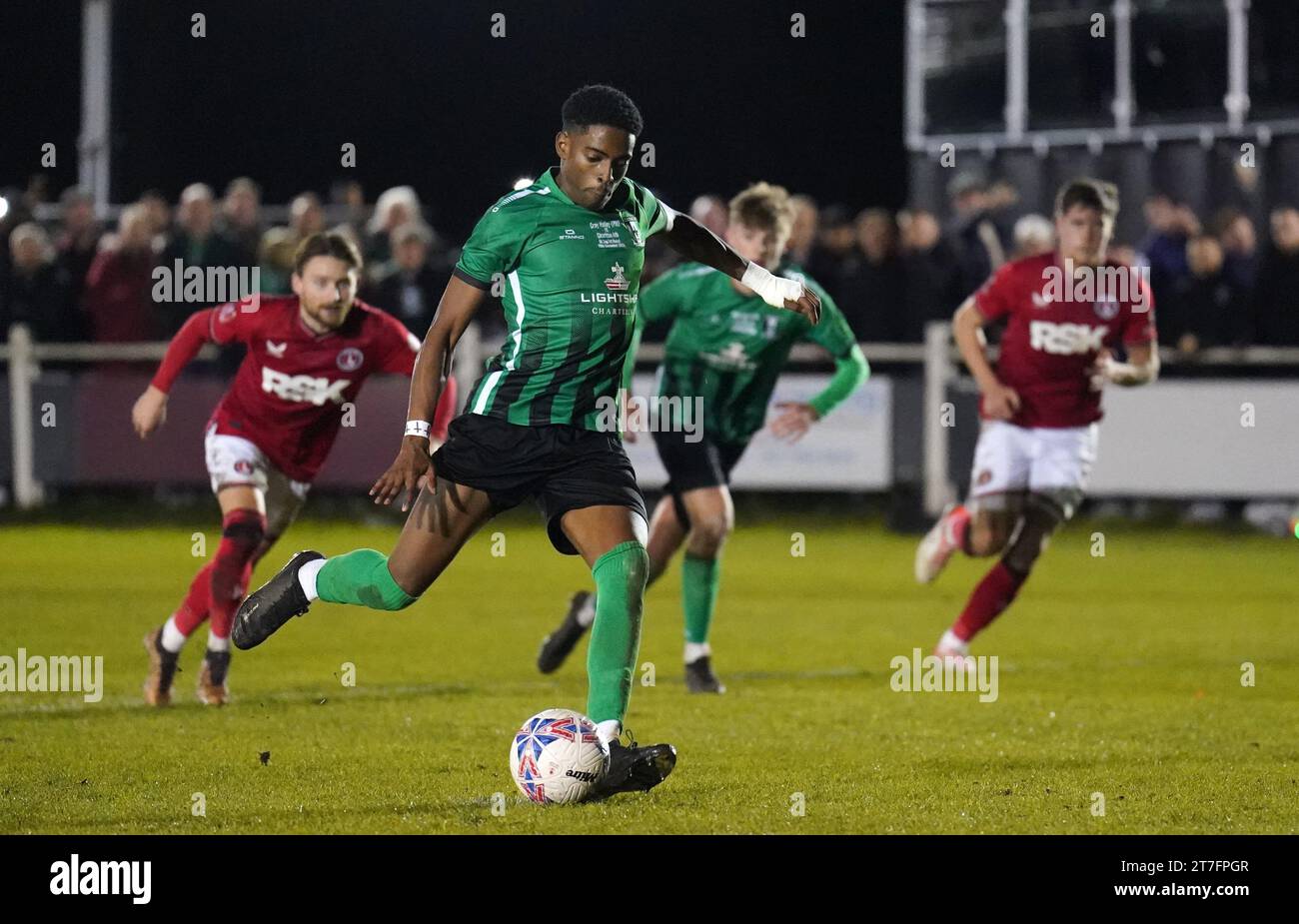 Kyrell Lisbie von Cray Valley Paper Mills erzielte das erste Tor des ...