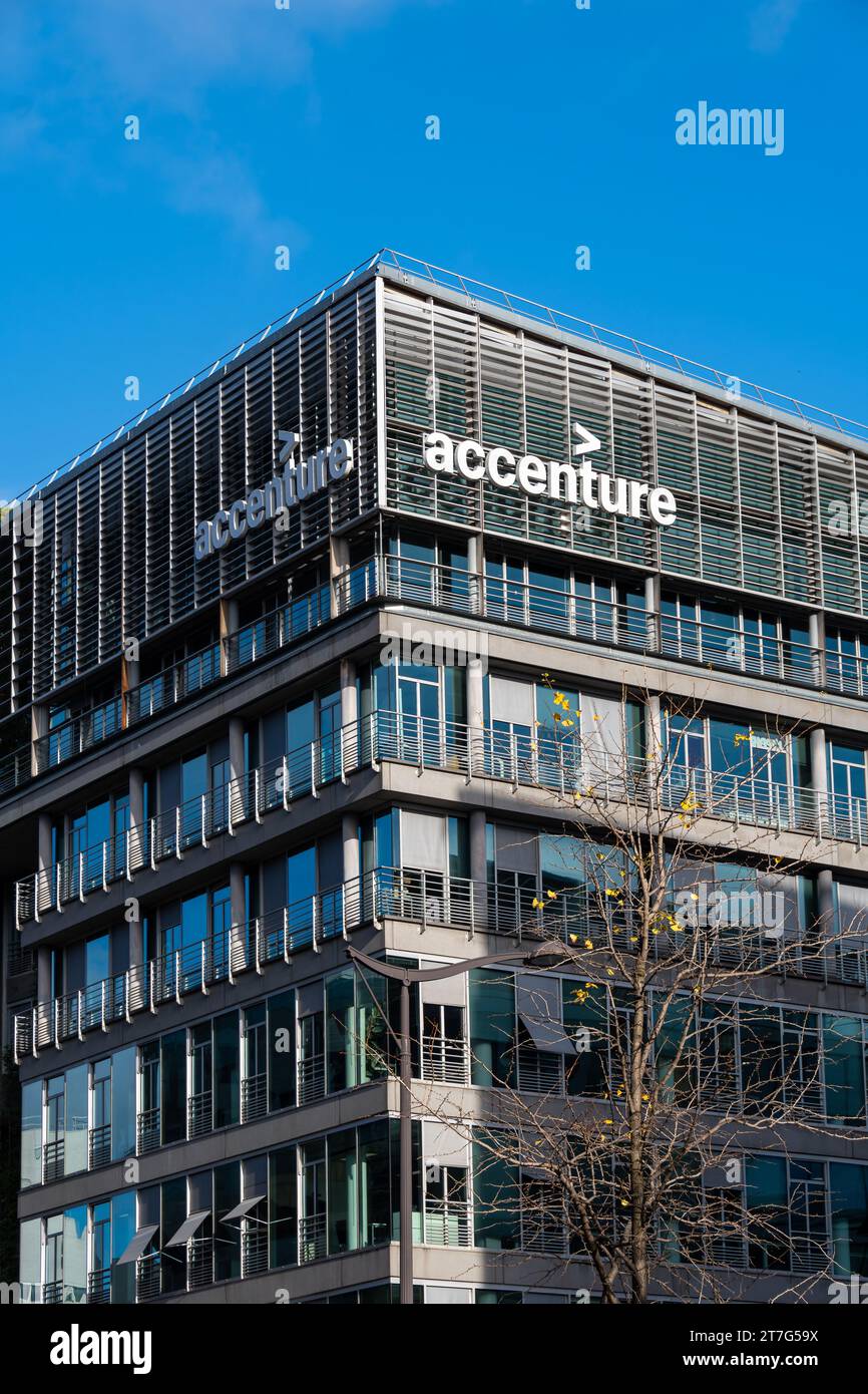 Accenture logo -Fotos und -Bildmaterial in hoher Auflösung – Alamy