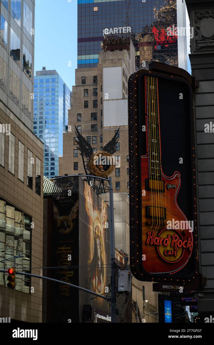 Hard rock cafe im times square -Fotos und -Bildmaterial in hoher ...