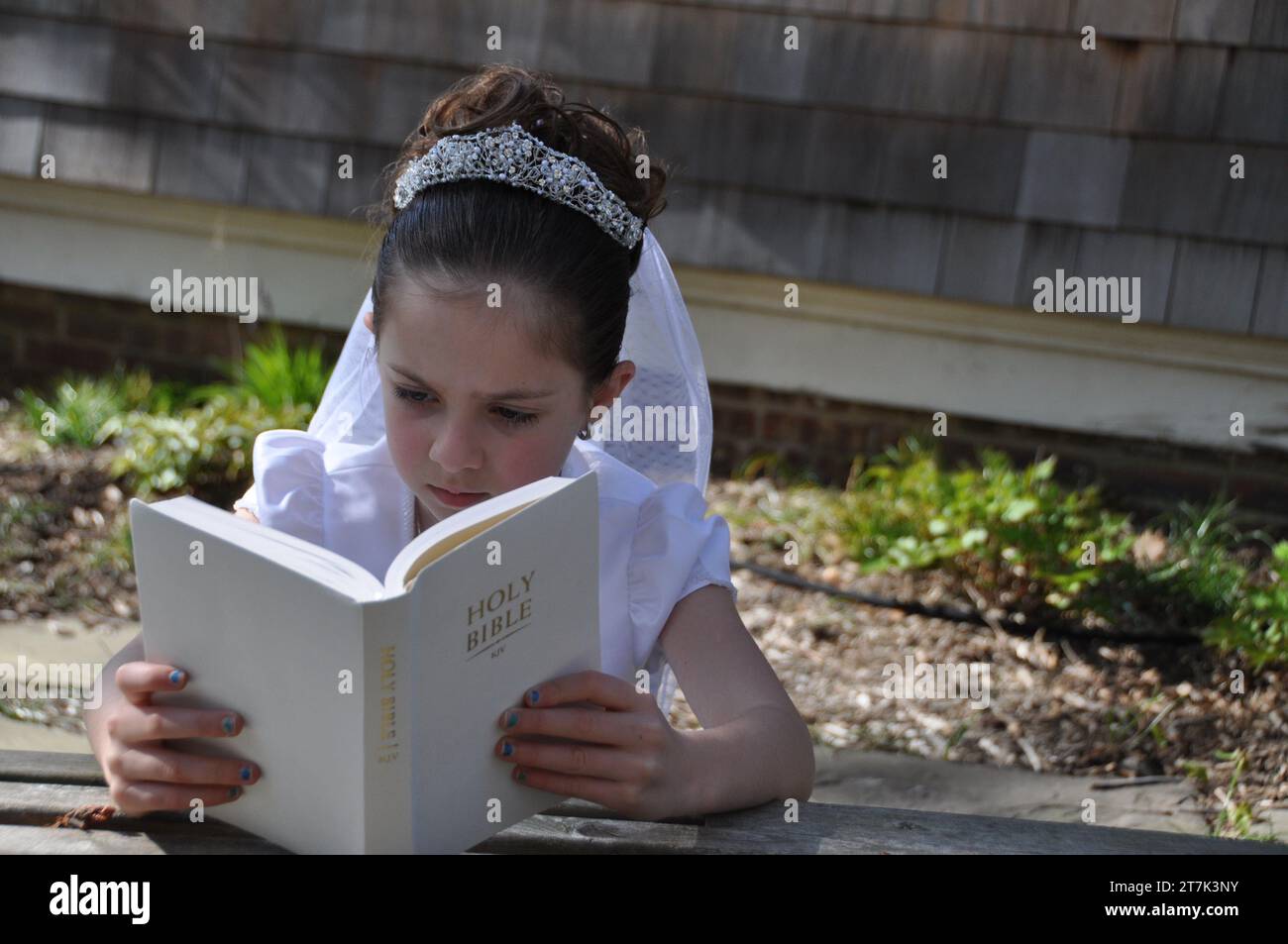 Kommunion mädchen -Fotos und -Bildmaterial in hoher Auflösung – Alamy
