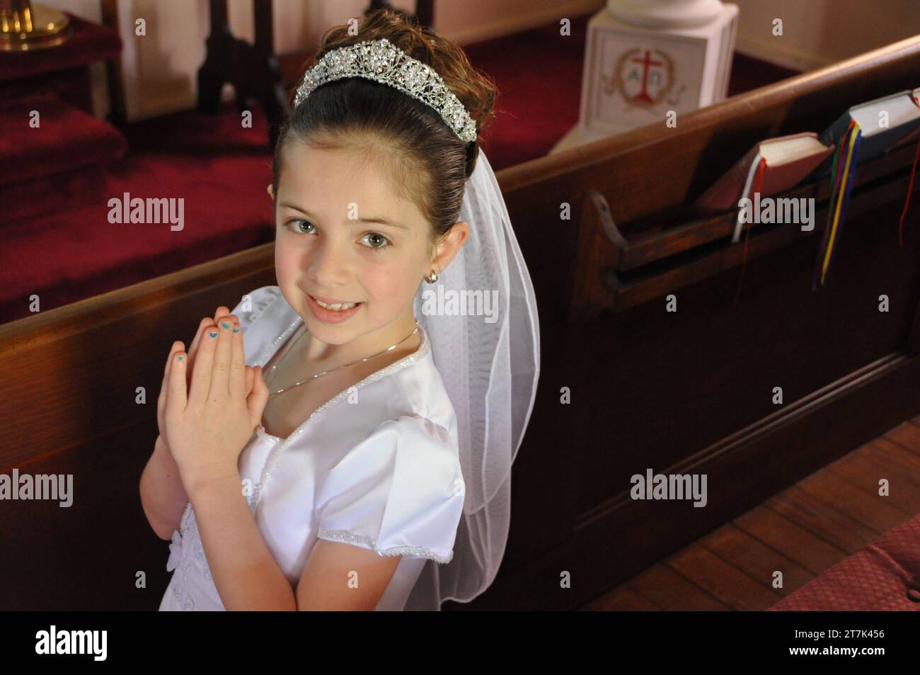 Kommunion mädchen -Fotos und -Bildmaterial in hoher Auflösung – Alamy