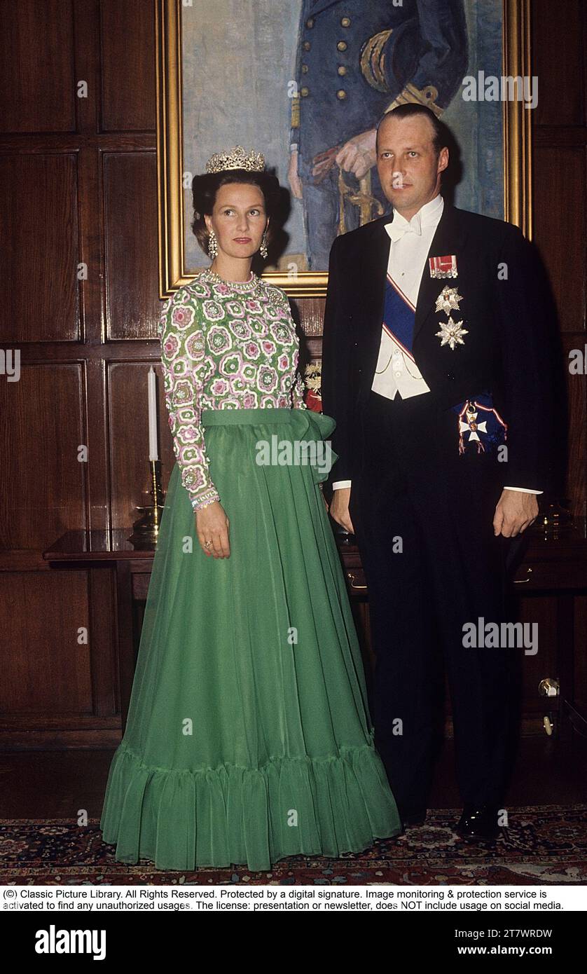 King harald queen sonja pictured -Fotos und -Bildmaterial in hoher Auflösung – Alamy