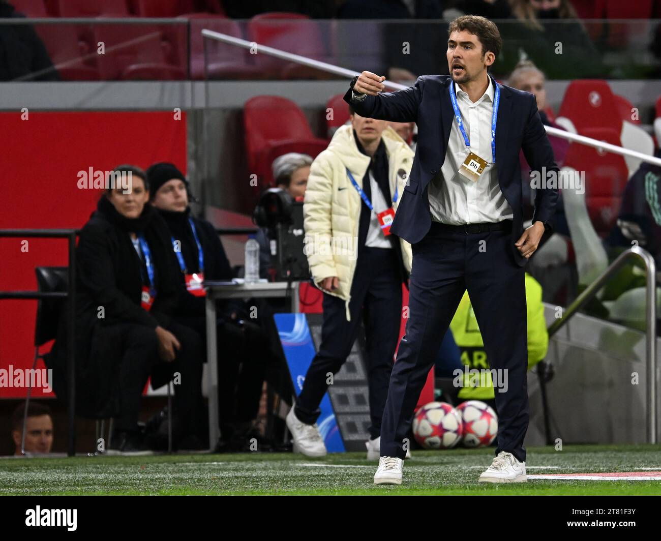 AMSTERDAM - Paris Saint-Germain Trainer Jocelyn Precheur beim Spiel der ...