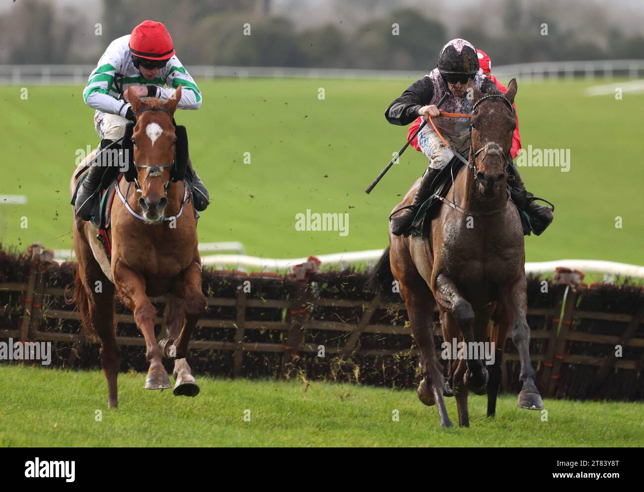 Bob Olinger und Rachael Blackmore fahren auf dem Weg zum Sieg der ...
