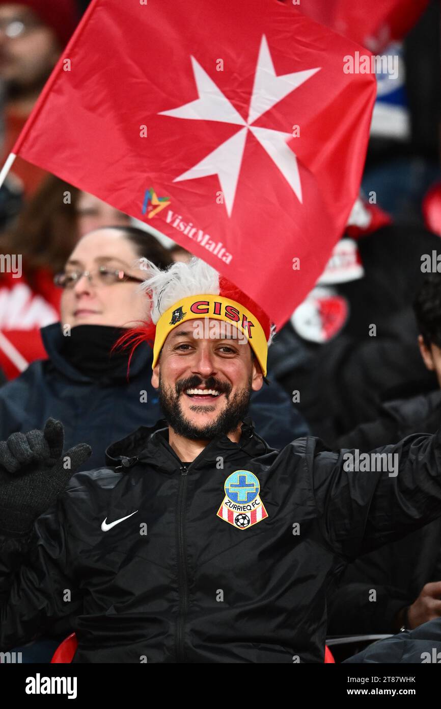 LONDON, ENGLAND - 17. November: Malta-Fans beim Qualifikationsspiel zur ...