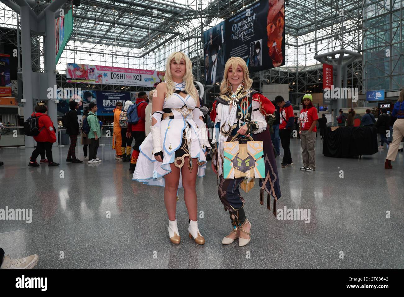 Die Cosplayer Melanie und Alex sind als Lumine und Kaveh von Genshin ...