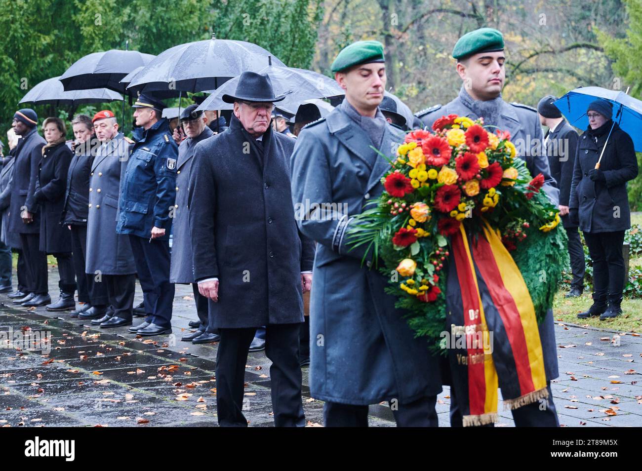 Berlin, Deutschland. November 2023. Der Bundesverteidigungsminister Boris Pistorius (SPD, M ...
