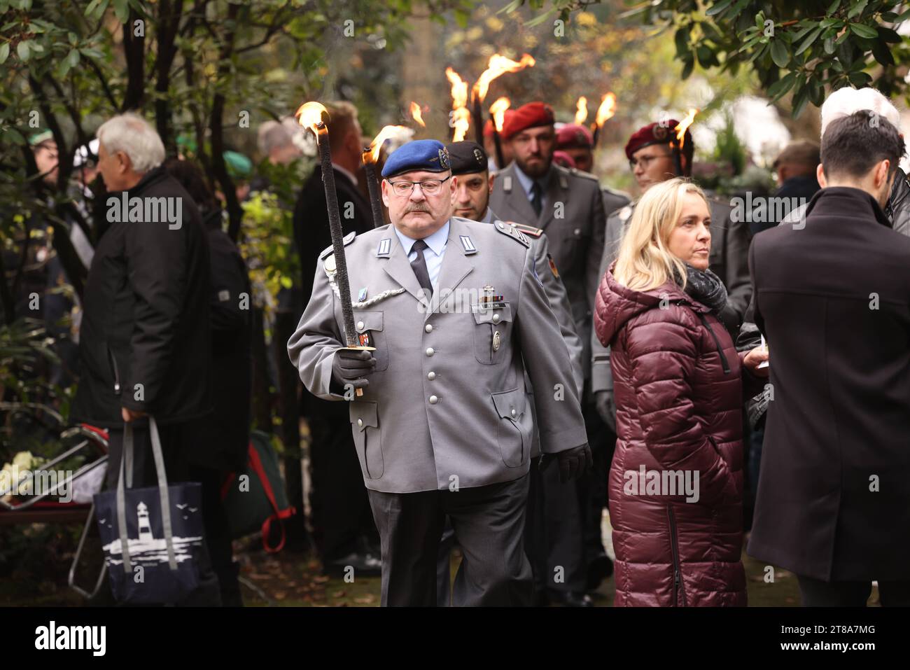Volkstrauertag, zum Gedenken an die Toten der beiden Weltkriege. Kreisehrengedenkstätte in ...