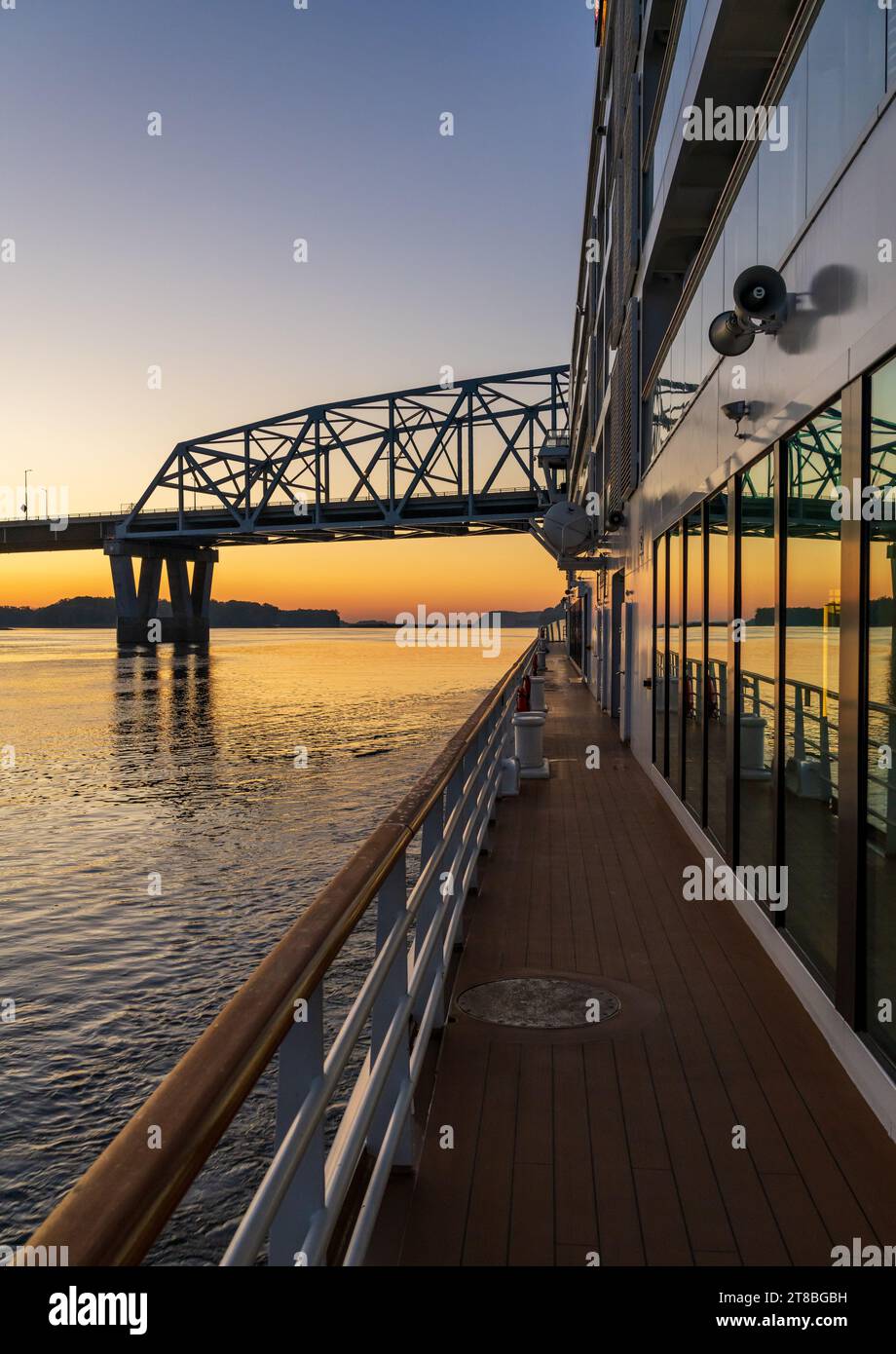 Mark twain memorial bridge -Fotos und -Bildmaterial in hoher Auflösung ...