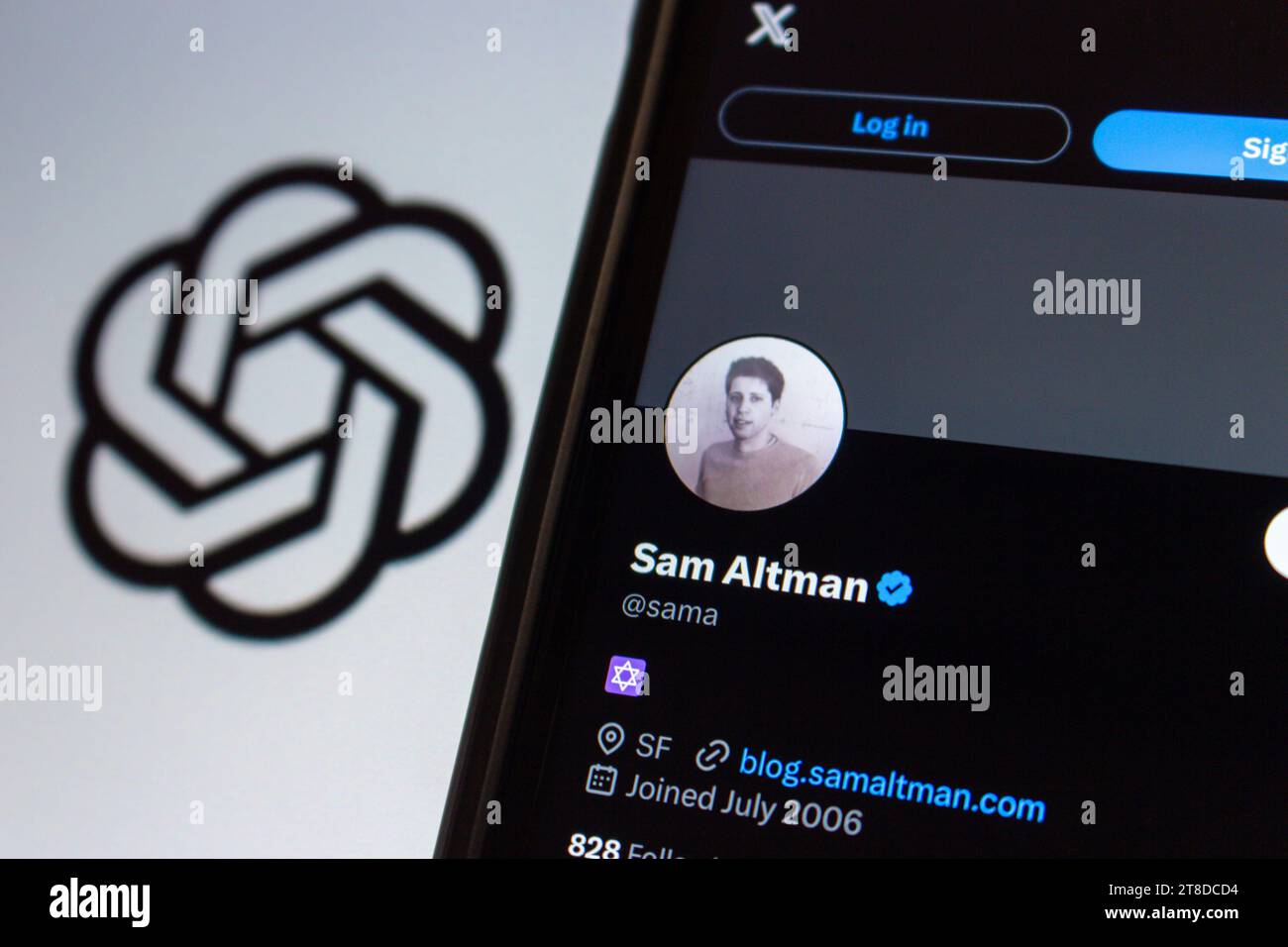 X-Konto von Sam Altman auf dem iPhone mit OpenAI-Logo. Sam Altman ist ...