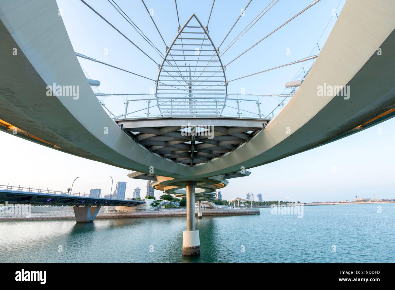 Lusail, Katar - 18. November 2023: Lusail Bridge Qetaifan Island Lusail ...