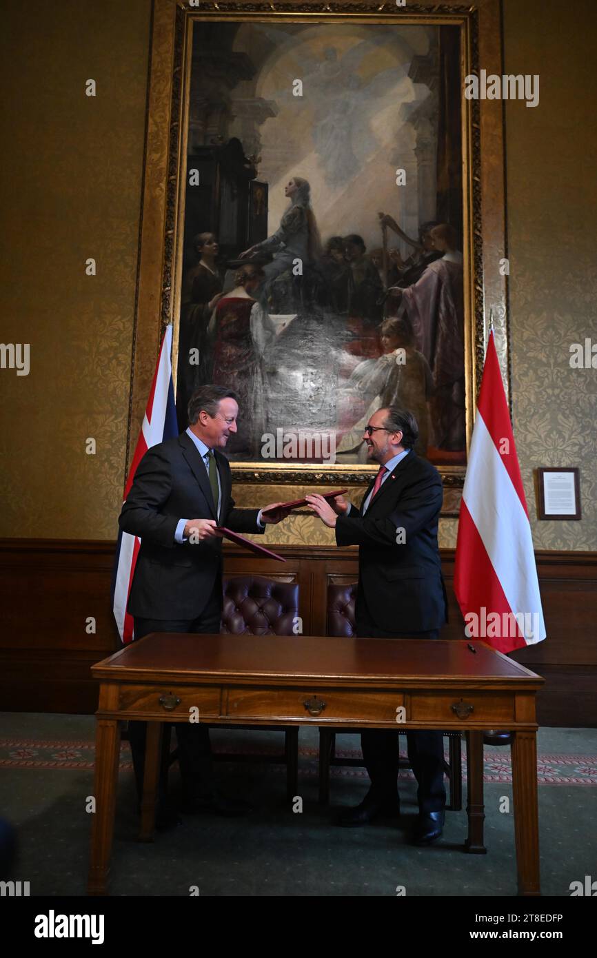 Außenminister Lord David Cameron (links) und österreichischer ...