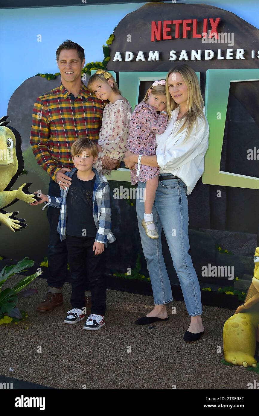 Samuel Page mit Ehefrau Cassidy Boesch und Kinder bei der Premiere des ...