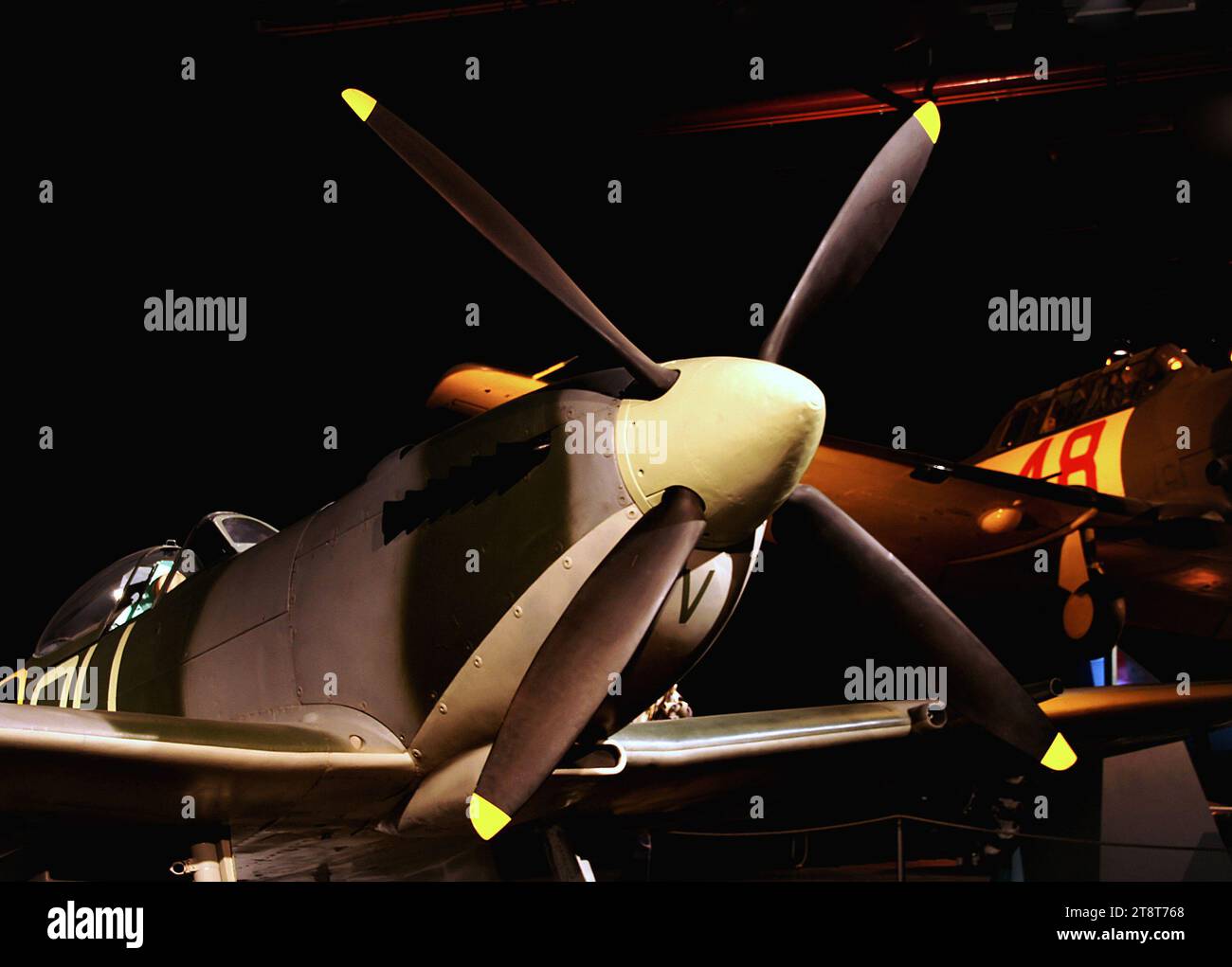 Spitfire mk lf xvie -Fotos und -Bildmaterial in hoher Auflösung – Alamy
