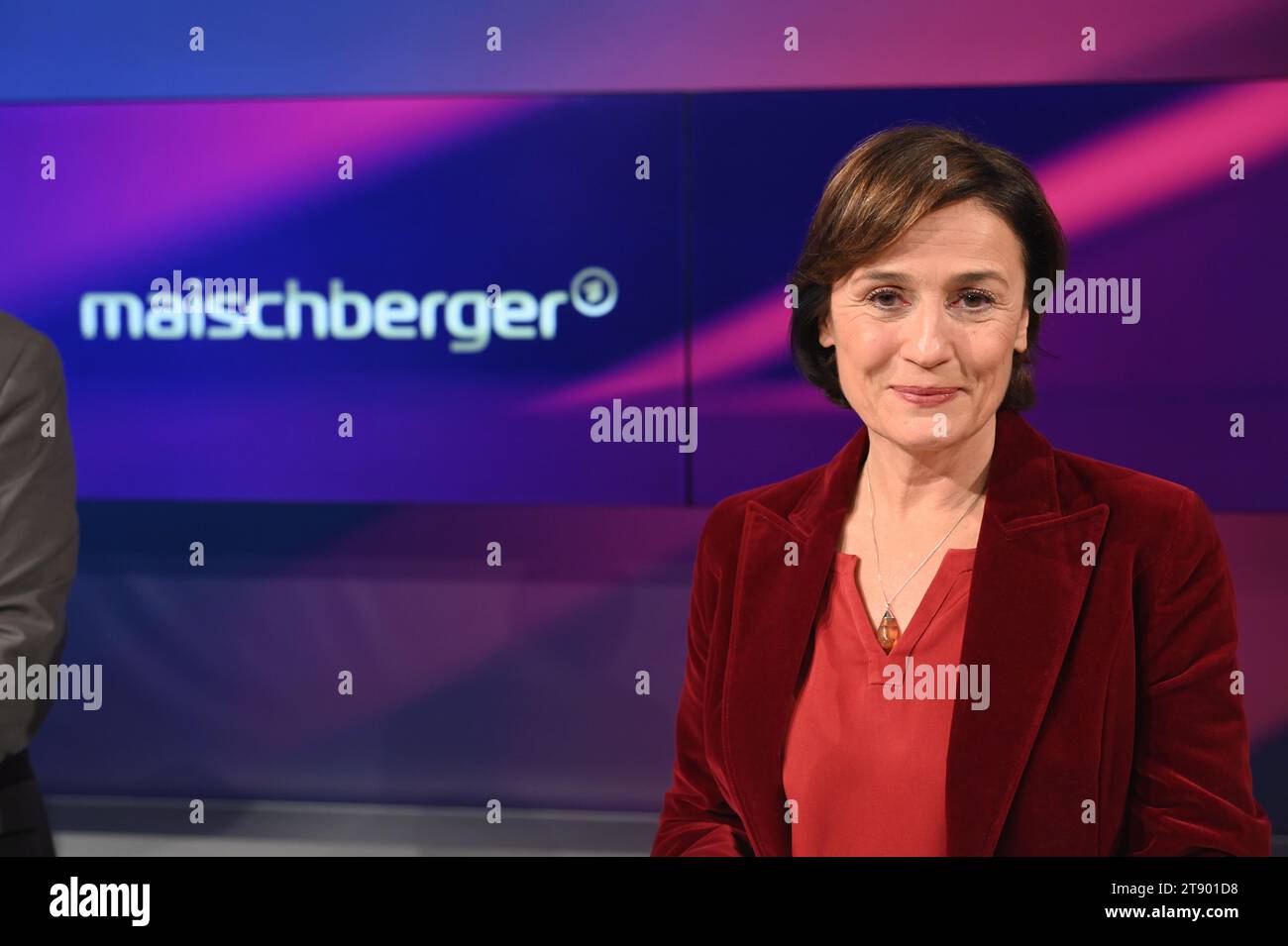 Köln, Deutschland. November 2023. Moderatorin Sandra Maischberger in ...