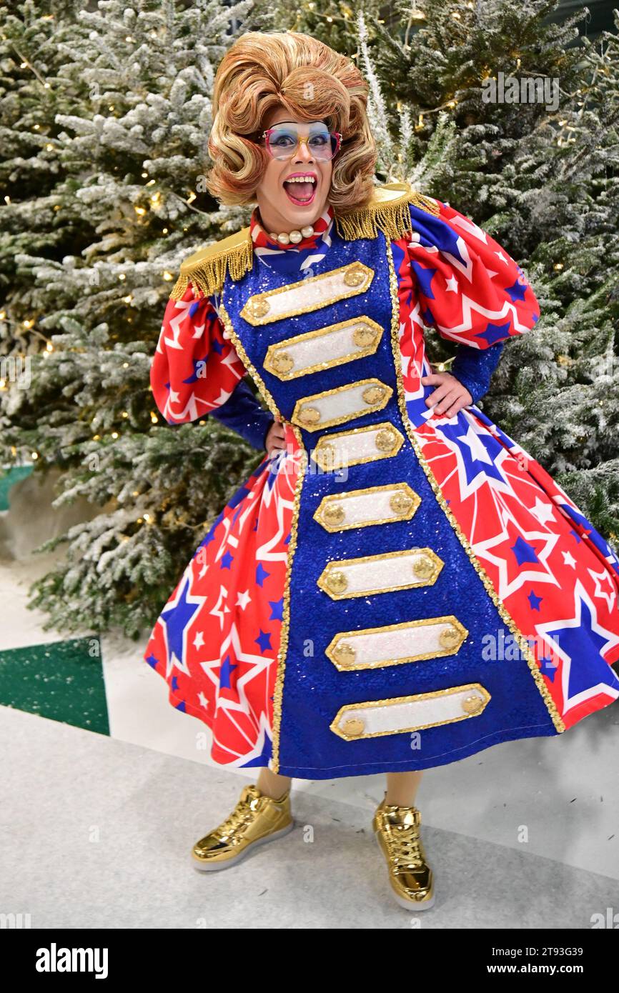 London, Großbritannien. November 2023. Mama G Moderatorin an der ...