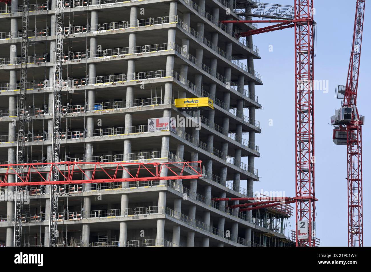 DEUTSCHLAND, Hamburg, Hafenstadt, Baustelle Elbtower der Signa Holding ...