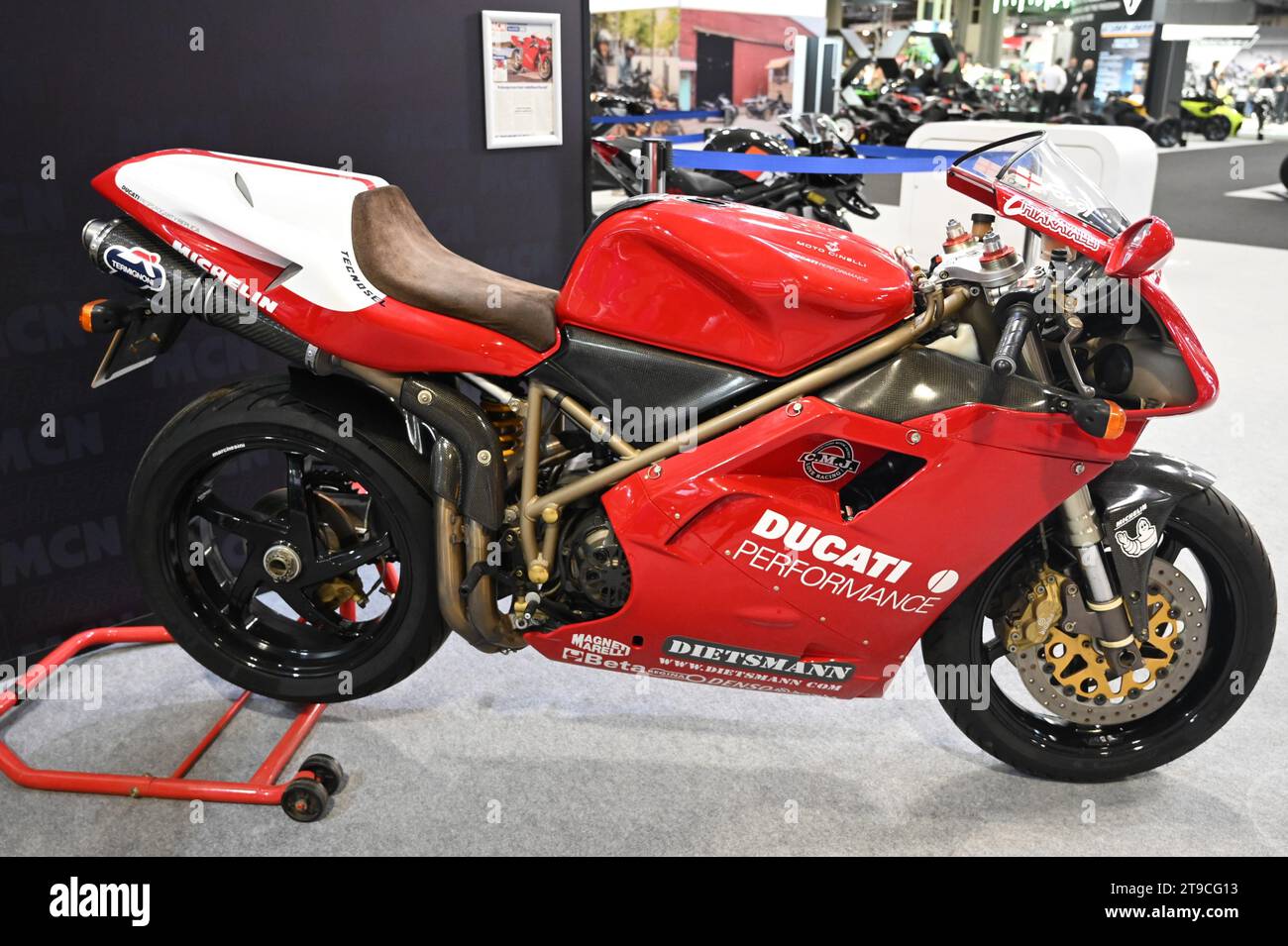 Goldener motorradrahmen -Fotos und -Bildmaterial in hoher Auflösung – Alamy