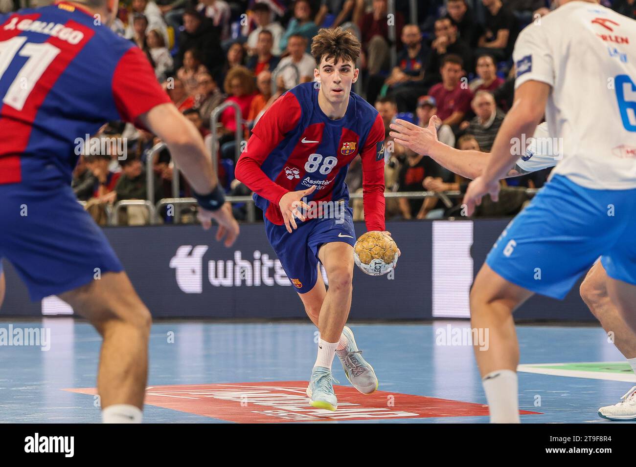 Barcelona, Spanien. November 2023. Petar Cikusa Jelicic (88) von Barca ...