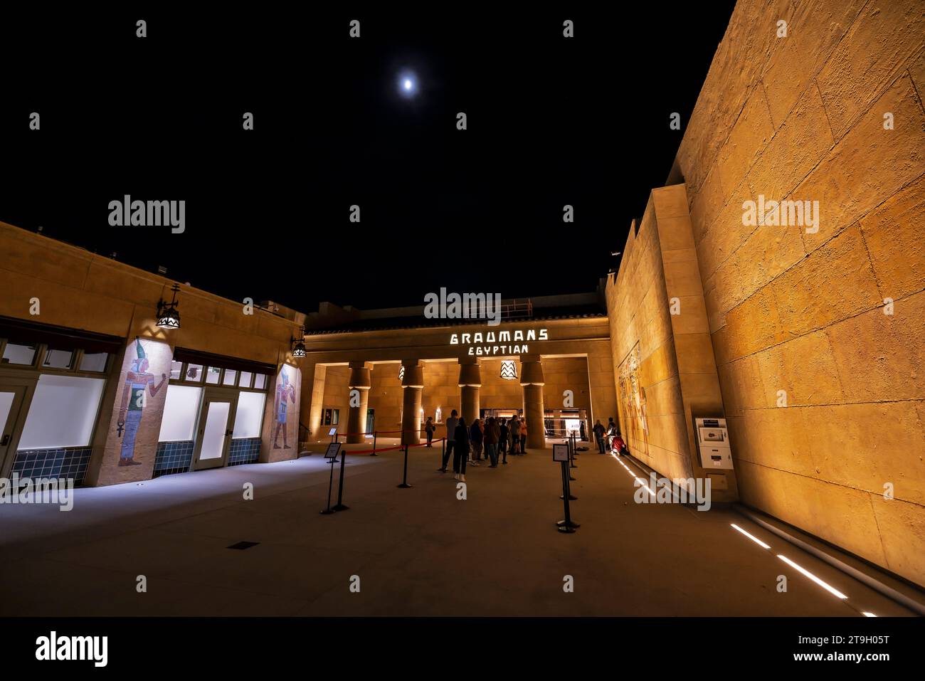Hollywood, USA. November 2023. Das neu eröffnete ägyptische Theater in ...