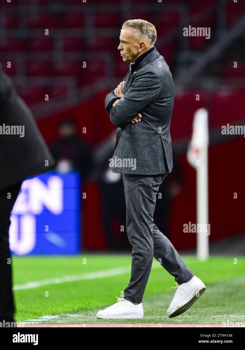 AMSTERDAM - Vitesse-Trainer Edward Sturing während des niederländischen ...