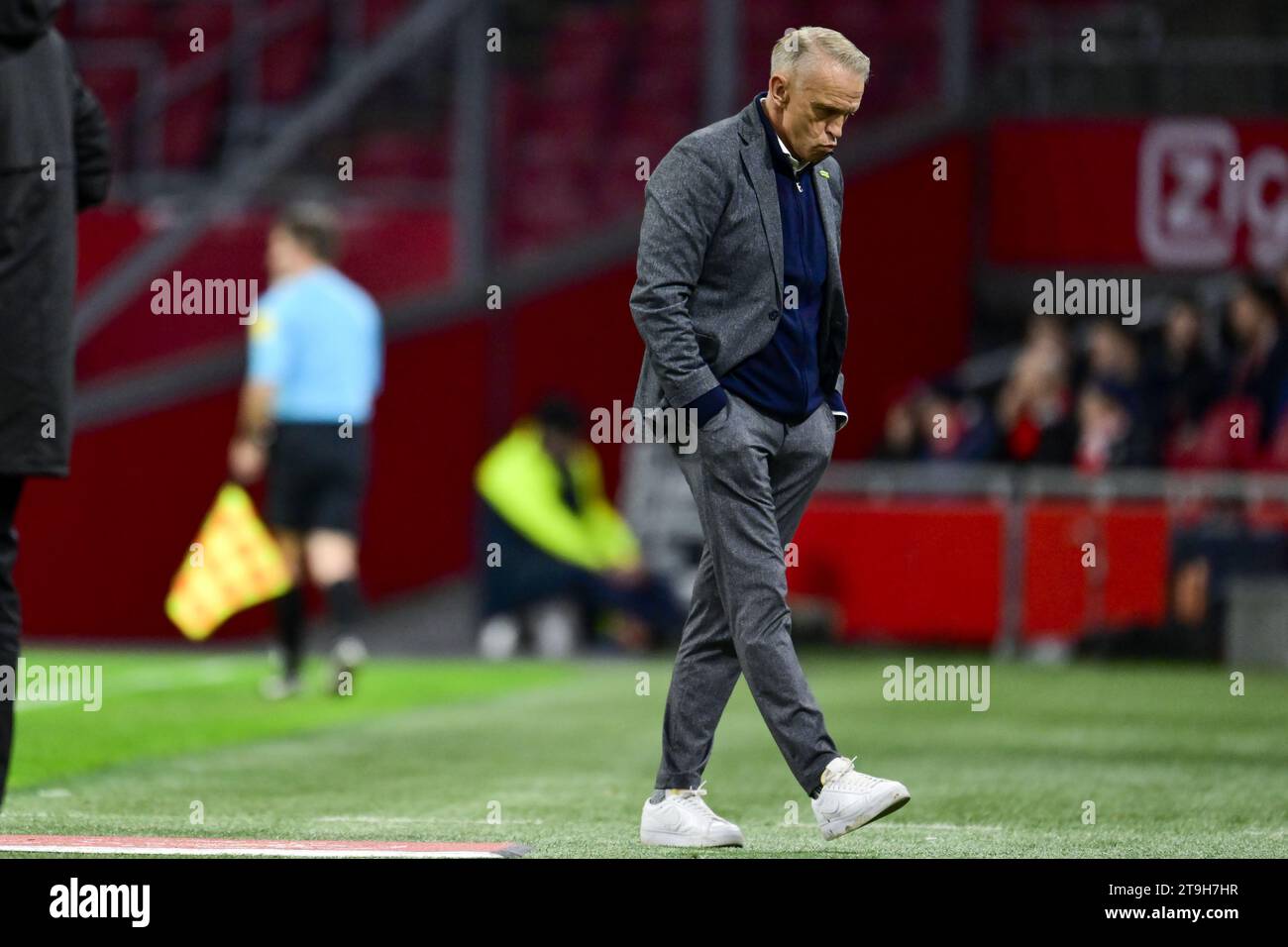 AMSTERDAM - Vitesse-Trainer Edward Sturing während des niederländischen ...