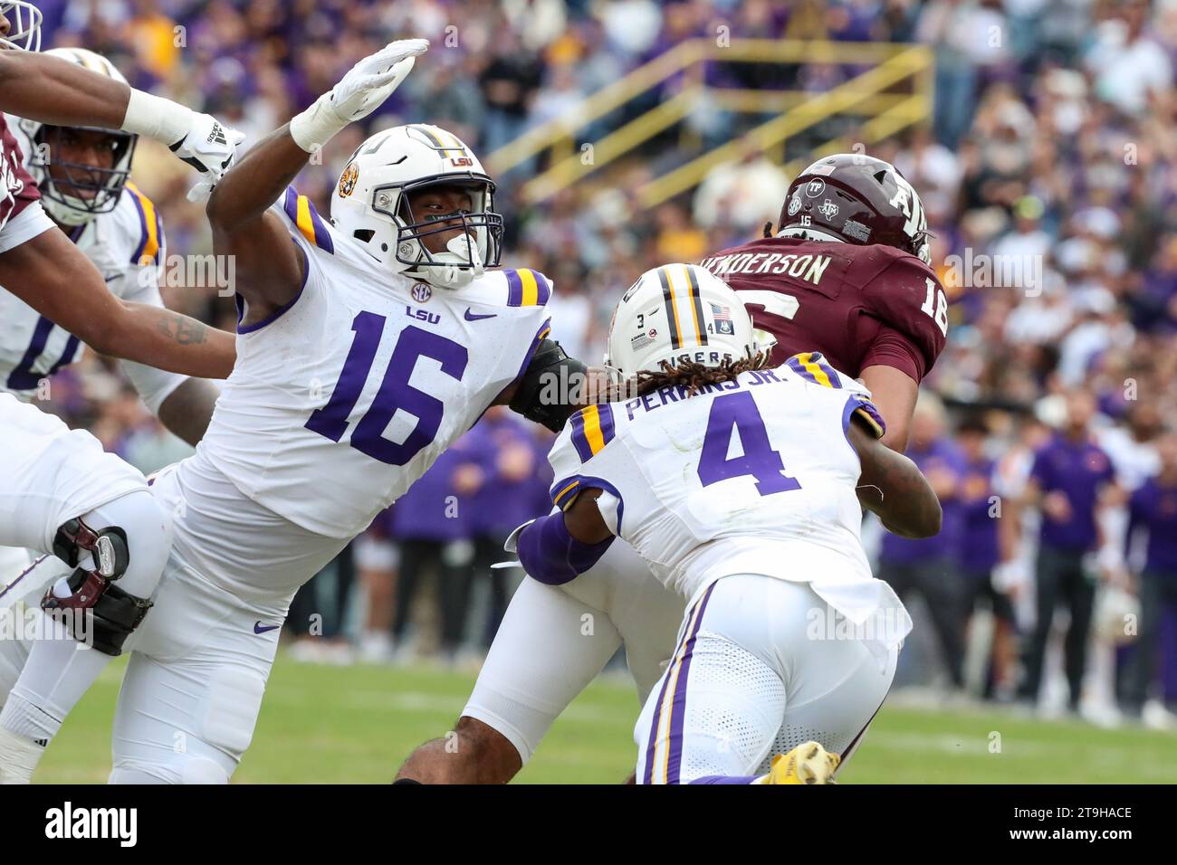 25. November 2023: Harold Perkins Jr. (4) und da'Shawn Womack (16 ...