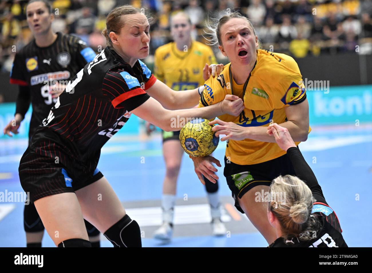 Ystad, Schweden. November 2023. Die Deutsche Maren Weigel stoppt die ...