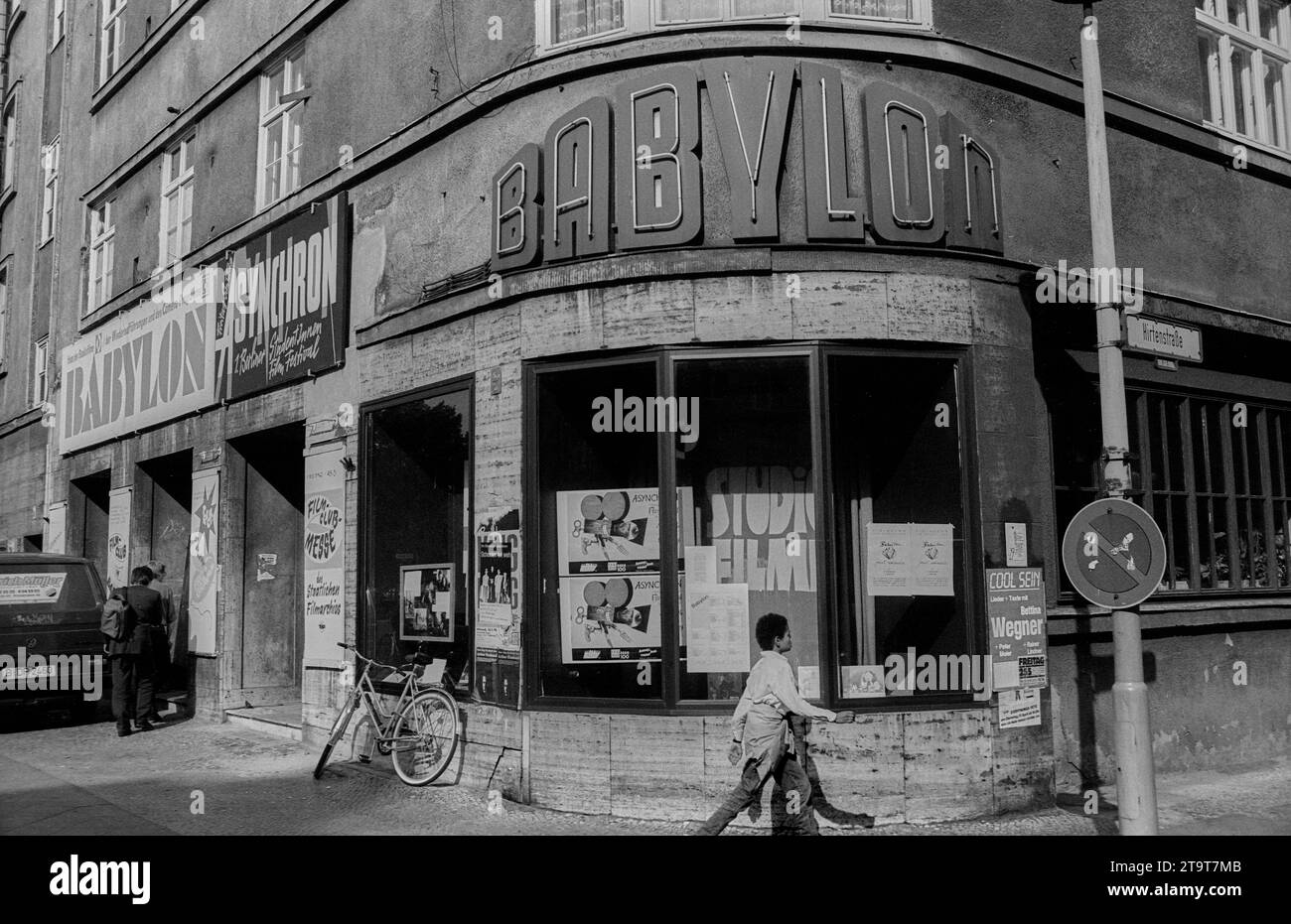Babylon berlin Schwarzweiß-Stockfotos und -bilder - Alamy