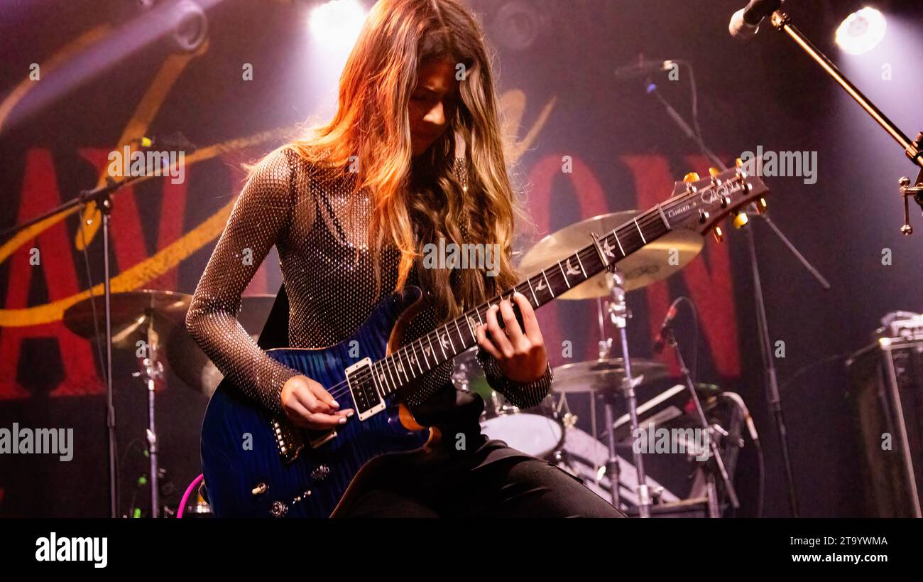 Edmonton, Kanada. November 2023. Der kanadische Country-Künstler Hailey Benedict eröffnet Dan ...