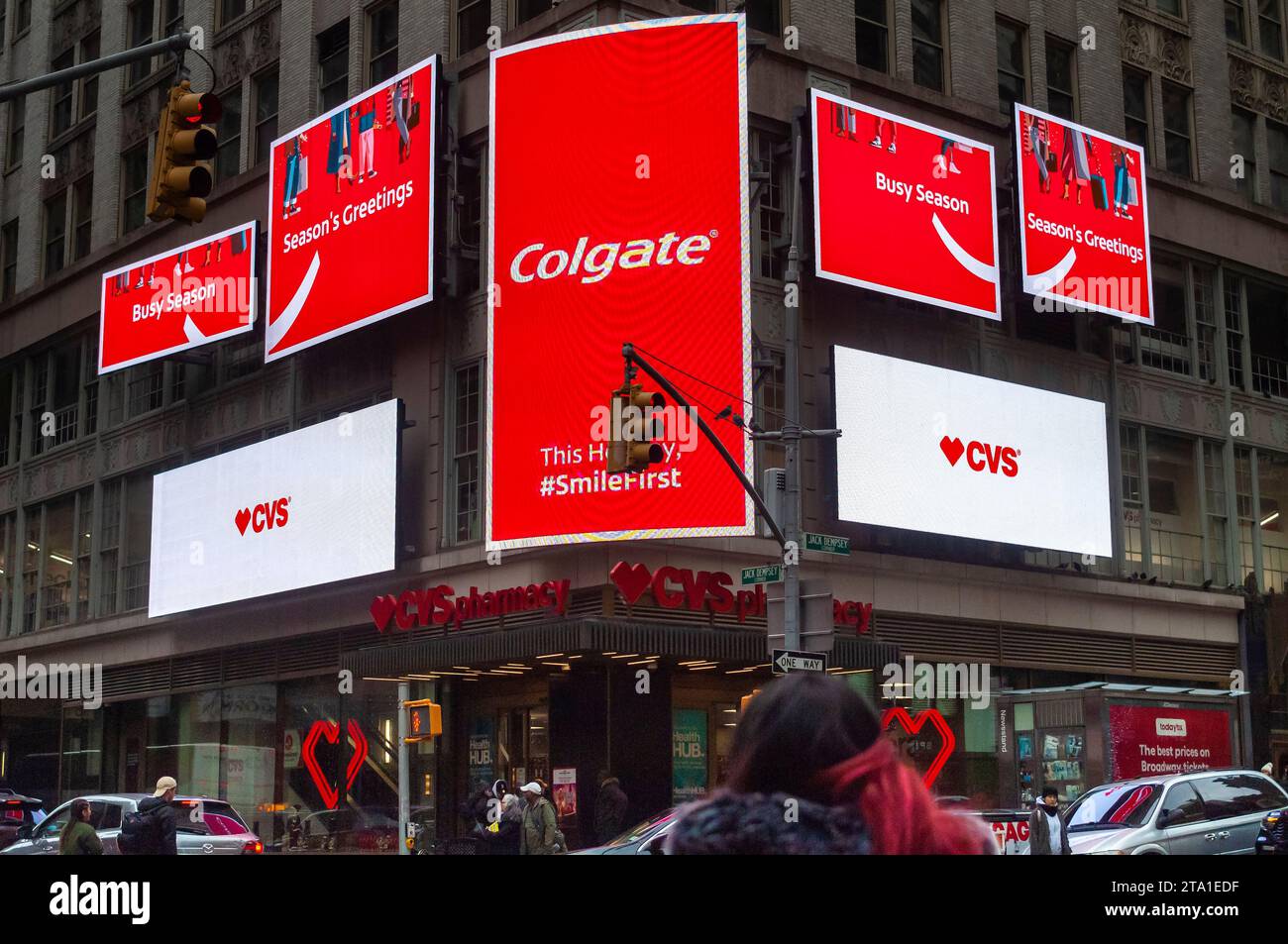 Colgate zahnpasta werbung -Fotos und -Bildmaterial in hoher Auflösung ...