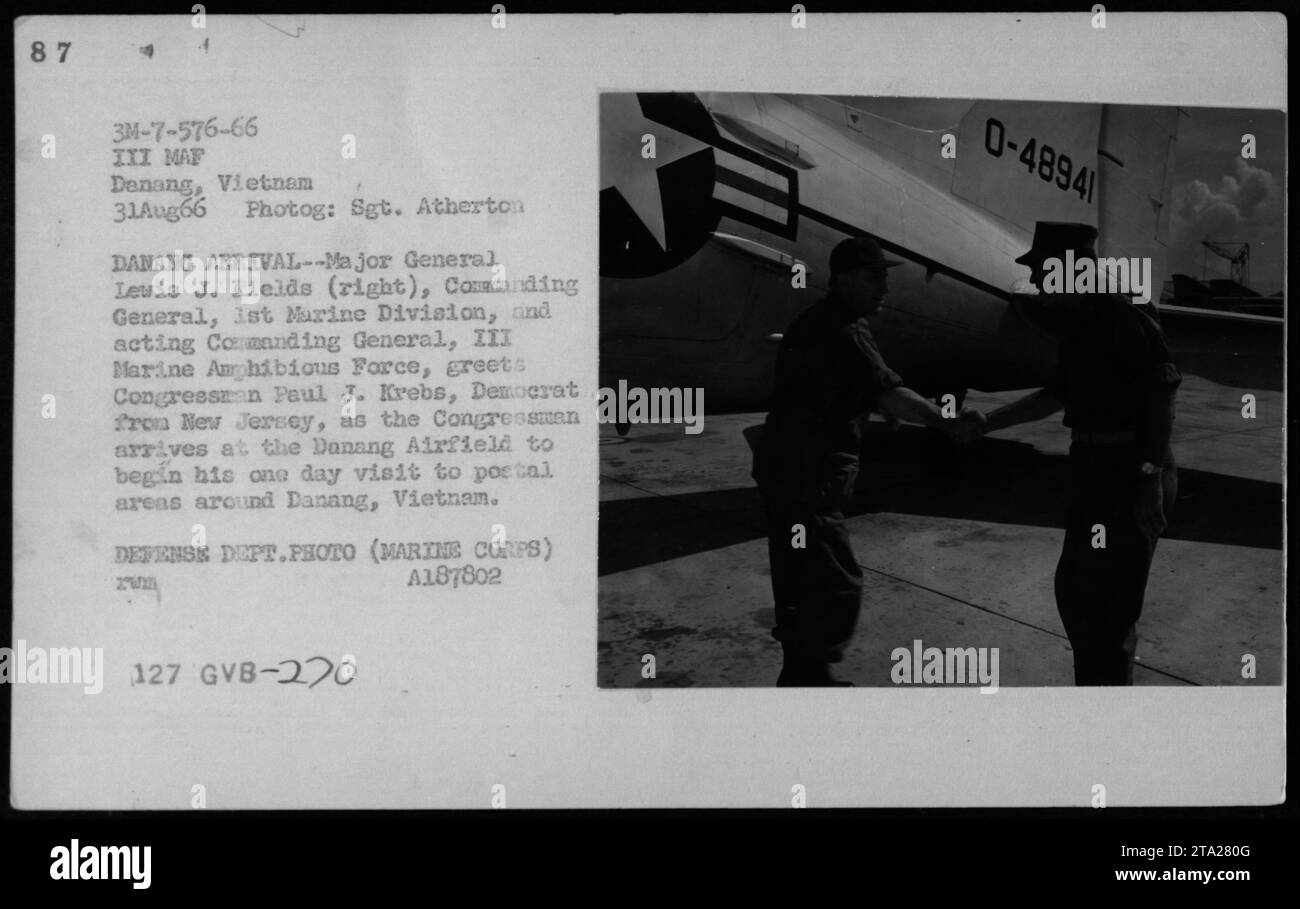 Major General Lewis J. Fields, Commanding General der 1st Marine ...