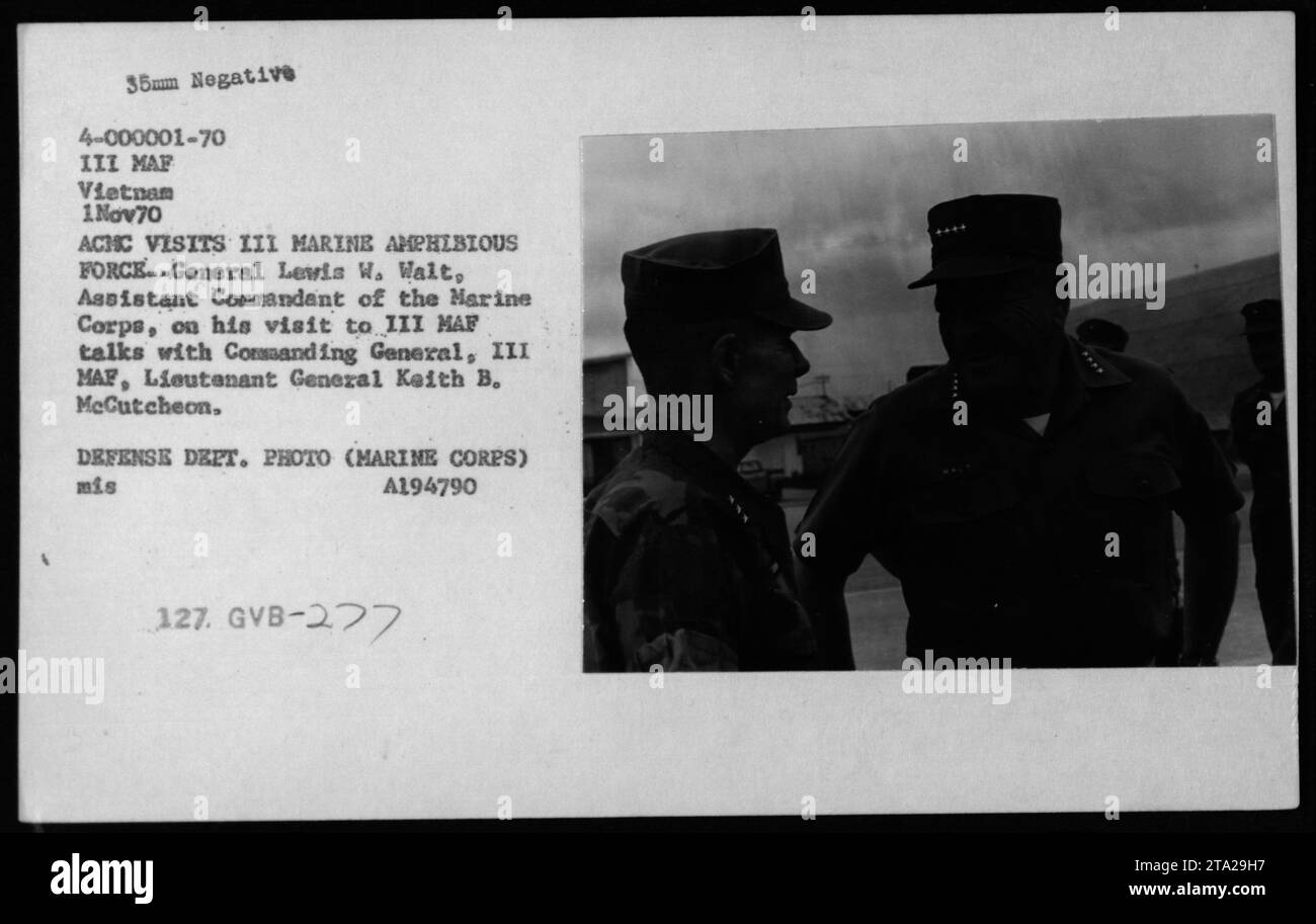 Generalleutnant lewis mit walt besuch -Fotos und -Bildmaterial in hoher ...