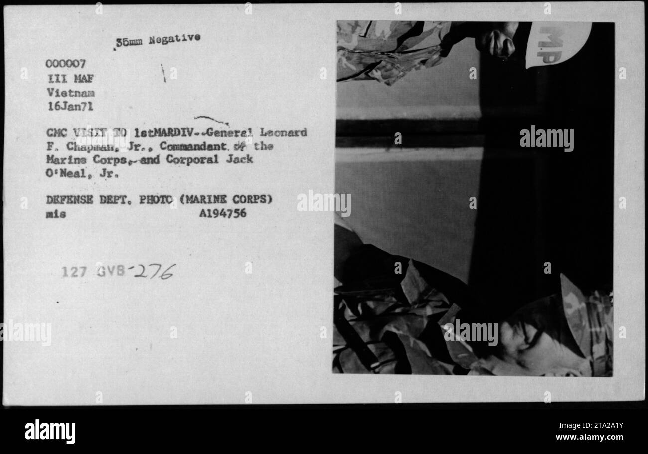 General Leonard F. Chapman Jr., Kommandant des Marine Corps, und ...