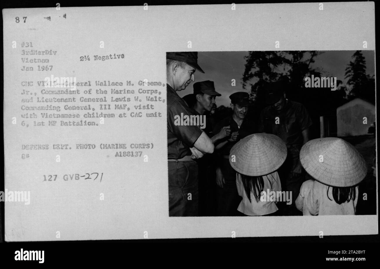 Generalleutnant lewis mit walt besuch -Fotos und -Bildmaterial in hoher ...