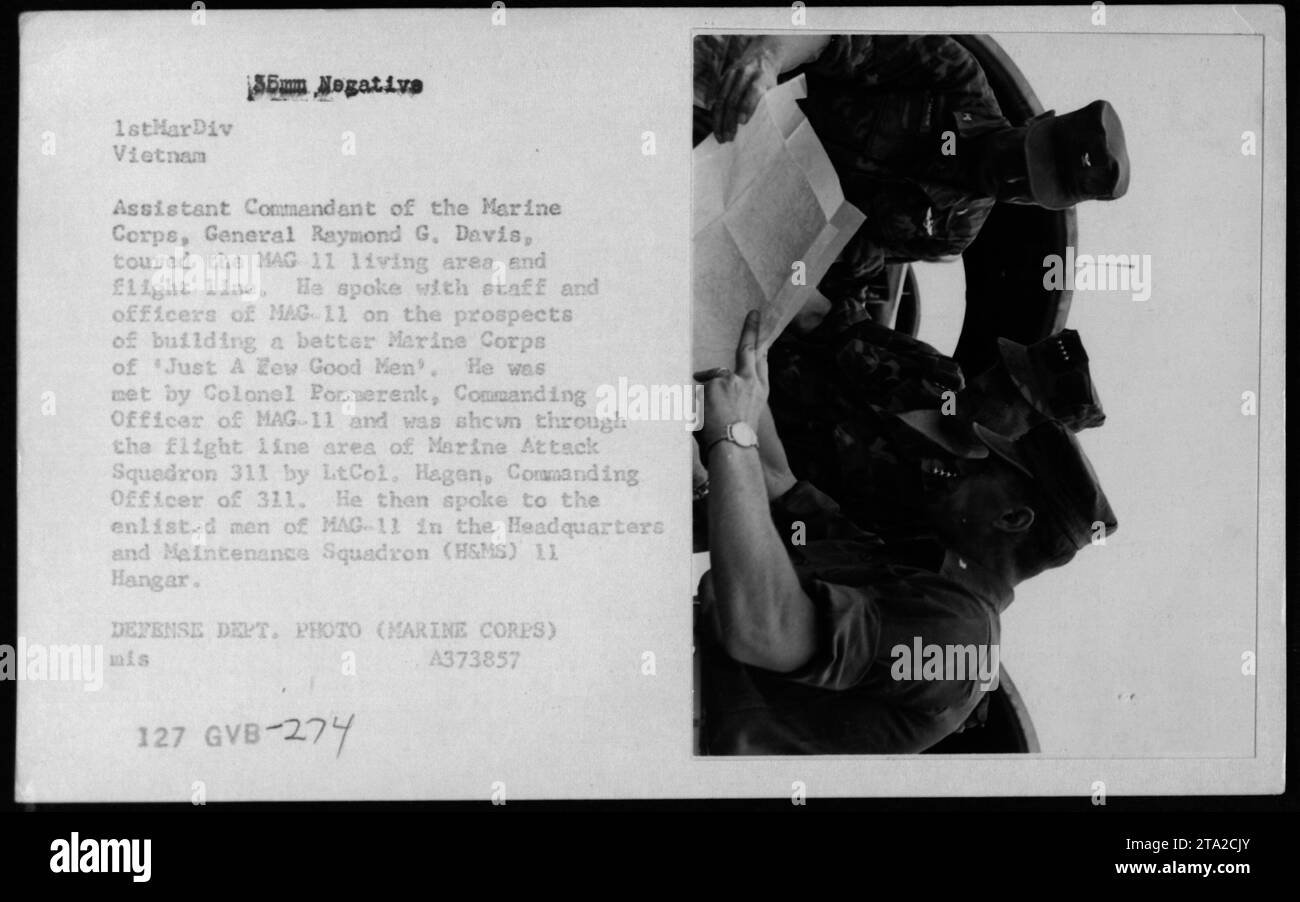 General Raymond G. Davis, stellvertretender Kommandant des Marine Corps ...