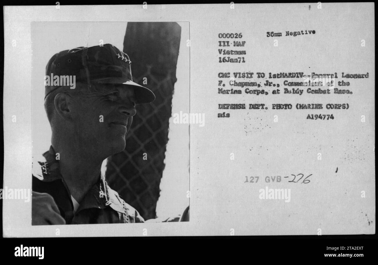 General Leonard F. Chapman Jr., Kommandant des Marine Corps, besucht am ...