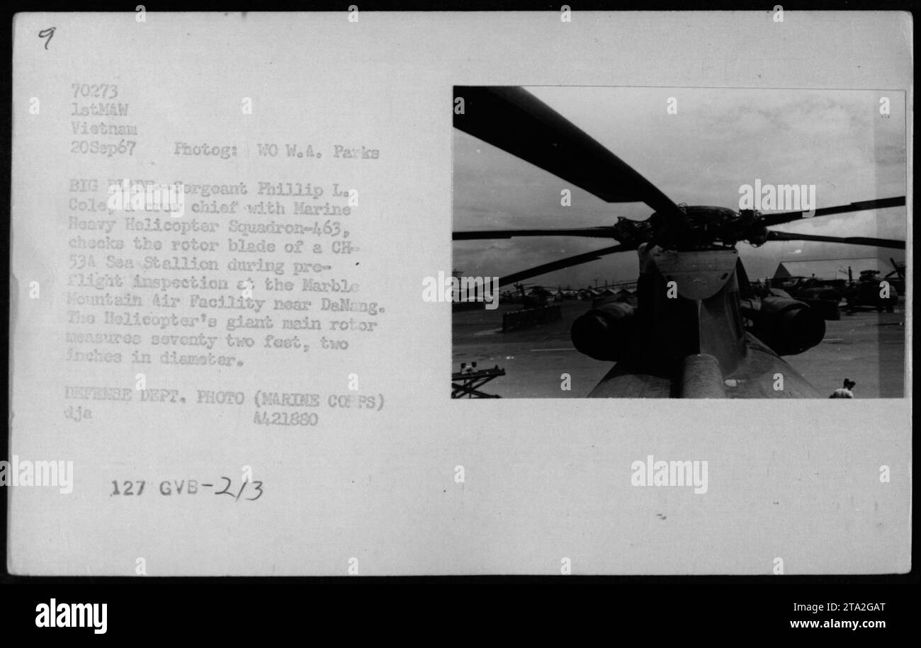 Der Crewchef der Marine Heavy Helicopter Squadron-463, Sergeant Phillip ...