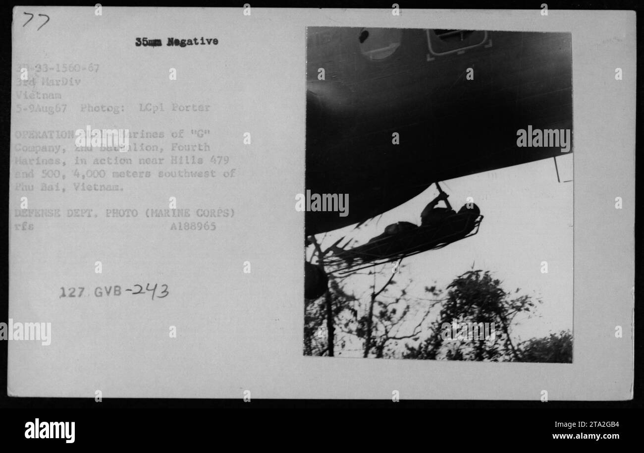 Soldaten der G-Kompanie, 2. Bataillon, 4. Marines nehmen an der ...