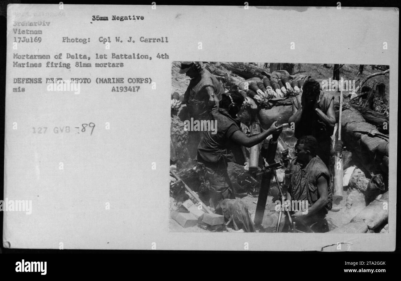 Delta 1 bataillon 4 marines -Fotos und -Bildmaterial in hoher Auflösung ...