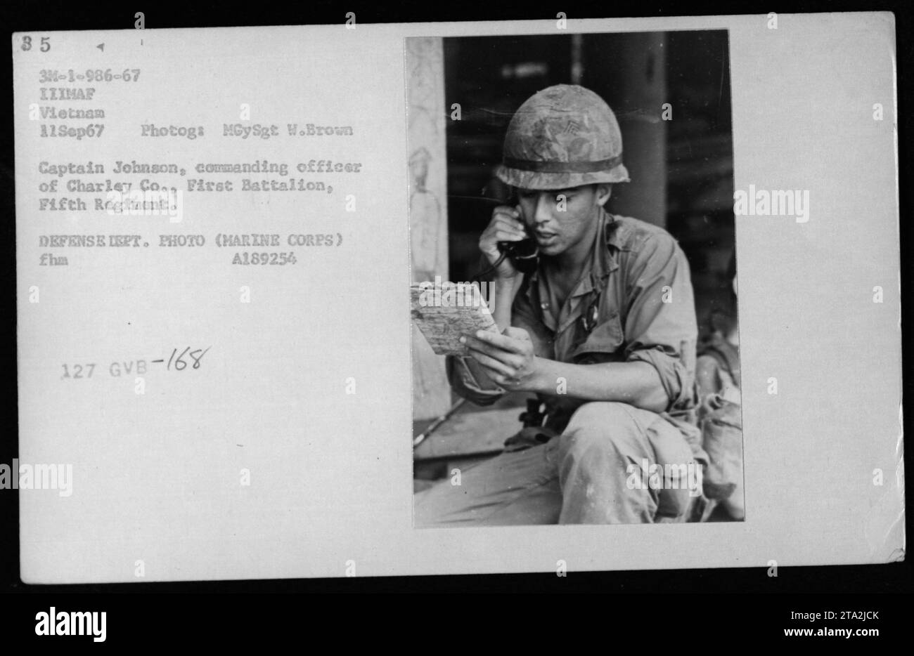 Captain Johnson, kommandierender Offizier von Charley Co., First ...